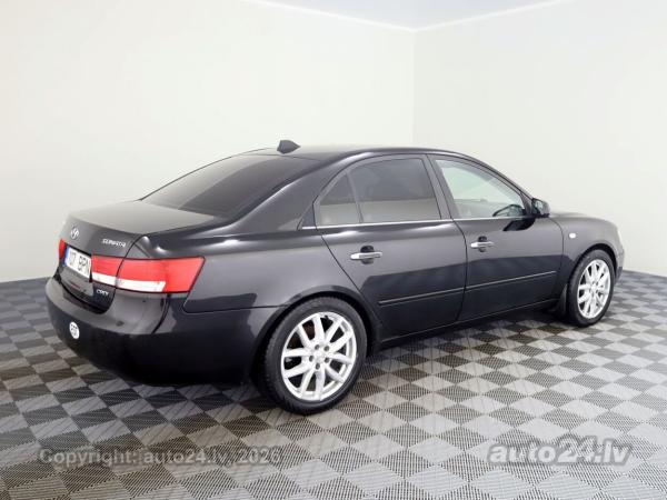 Melns Hyundai Sonata 2006 Tallina, ar dzinēja tilpumu 2.00 L un nobraukumu 417 tūkst. km par 999 €, foto 3 vietnē AUTOMOTO.COM.LV