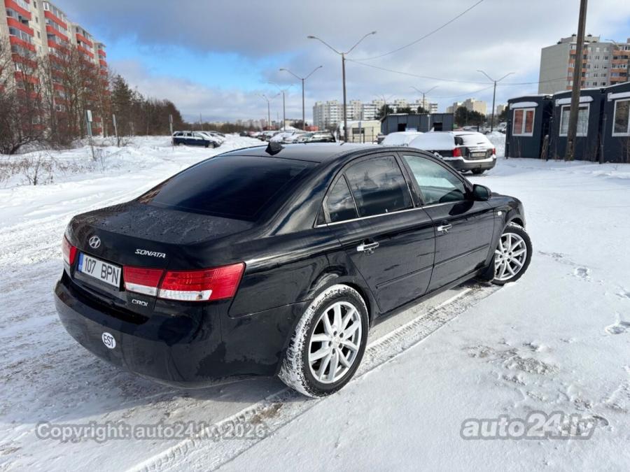 Melns Hyundai Sonata 2006 Tallina, ar dzinēja tilpumu 2.00 L un nobraukumu 417 tūkst. km par 1399 €, foto 2 vietnē AUTOMOTO.COM.LV