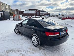 Melns Hyundai Sonata 2006 Tallina, ar dzinēja tilpumu 2.00 L un nobraukumu 417 tūkst. km par 1399 €, foto 4 vietnē AUTOMOTO.COM.LV
