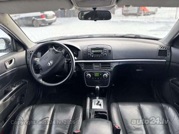Melns Hyundai Sonata 2006 Tallina, ar dzinēja tilpumu 2.00 L un nobraukumu 417 tūkst. km par 1399 €, foto 8 vietnē AUTOMOTO.COM.LV