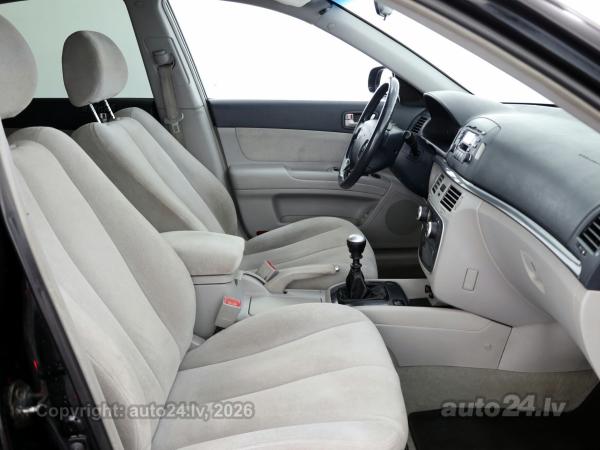 Black Hyundai Sonata 2006 in Tallinn, with an engine capacity of 2.40 L and mileage of 187 thousand km for 1499 €, photo 6 on AUTOMOTO.COM.LV
