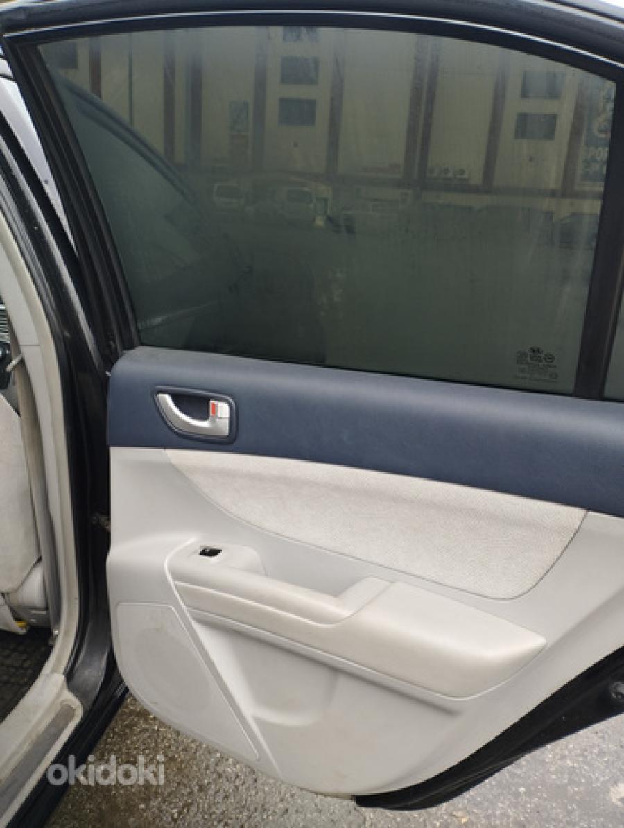 Melns Hyundai Sonata 2006 Tallina, ar dzinēja tilpumu 2.40 L un nobraukumu 179 tūkst. km par 2199 €, foto 10 vietnē AUTOMOTO.COM.LV
