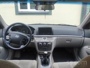 Black Hyundai Sonata 2006 in Riga, with an engine capacity of 2.40 L and mileage of 120 thousand km for 1800 €, photo 6 on AUTOMOTO.COM.LV