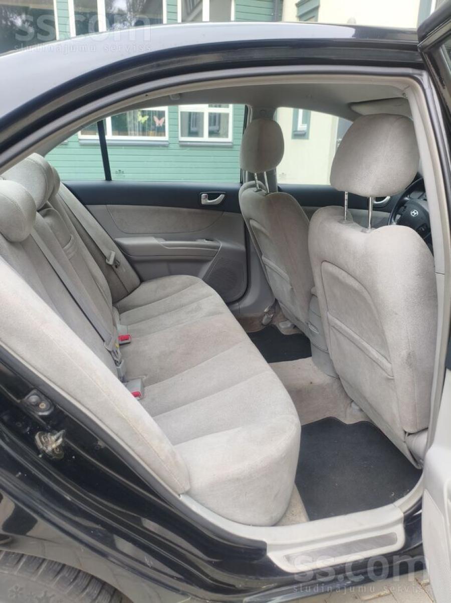 Black Hyundai Sonata 2006 in Riga, with an engine capacity of 2.40 L and mileage of 120 thousand km for 1800 €, photo 8 on AUTOMOTO.COM.LV
