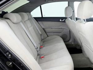 Melns Hyundai Sonata 2006 Tallina, ar dzinēja tilpumu 2.40 L un nobraukumu 187 tūkst. km par 1399 €, foto 15 vietnē AUTOMOTO.COM.LV