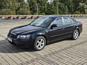 Melns Hyundai Sonata 2006 Rīga, ar dzinēja tilpumu 2.40 L un nobraukumu 188 tūkst. km par 1590 €, foto  vietnē AUTOMOTO.COM.LV