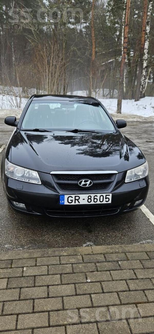 Black Hyundai Sonata 2007 in Talsi, with an engine capacity of 2.40 L and mileage of 184 thousand km for 2000 €, photo 1 on AUTOMOTO.COM.LV