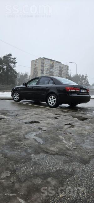 Melns Hyundai Sonata 2007 Talsi, ar dzinēja tilpumu 2.40 L un nobraukumu 184 tūkst. km par 2000 €, foto 3 vietnē AUTOMOTO.COM.LV