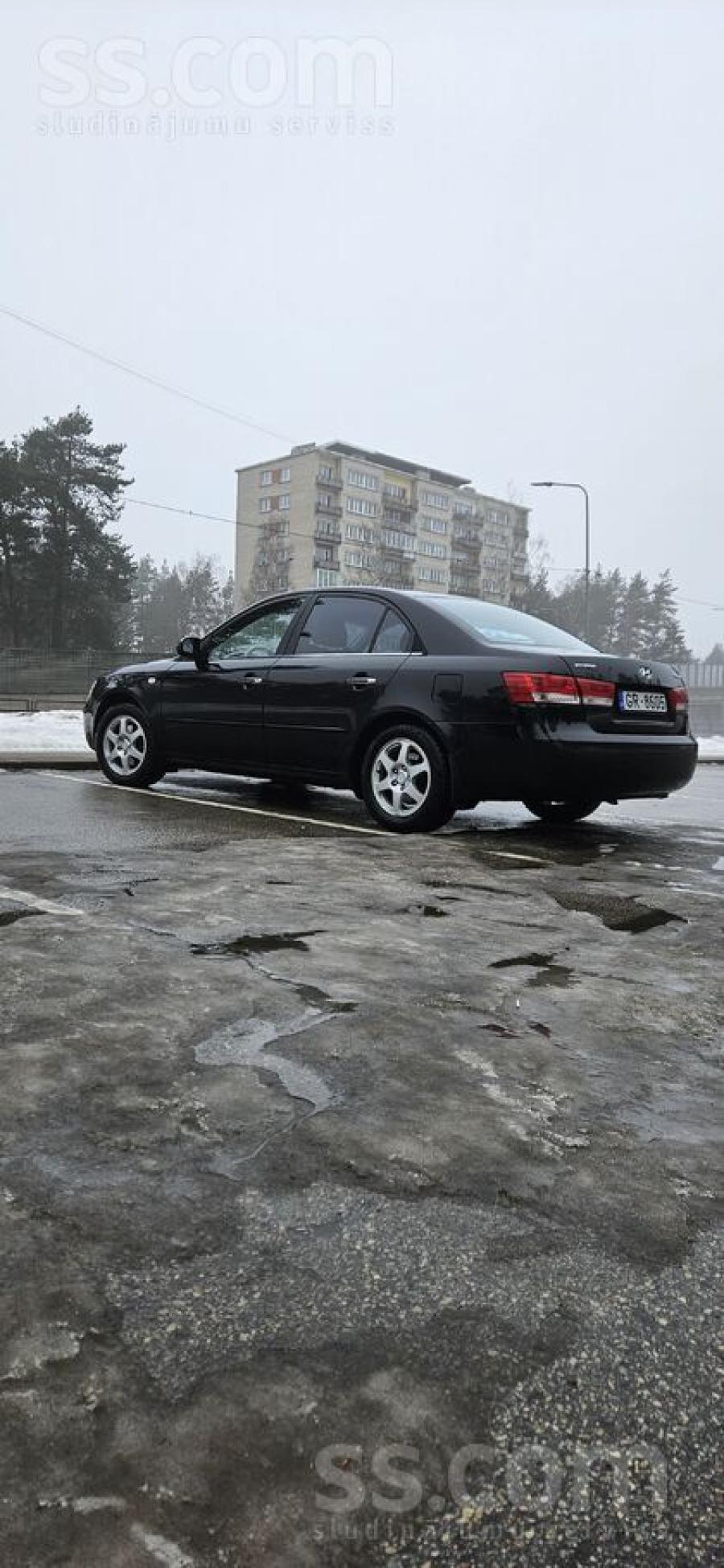 Melns Hyundai Sonata 2007 Talsi, ar dzinēja tilpumu 2.40 L un nobraukumu 184 tūkst. km par 2000 €, foto 3 vietnē AUTOMOTO.COM.LV