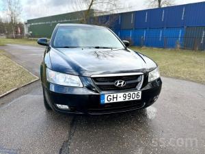 Black Hyundai Sonata 2007 in Riga, with an engine capacity of 2.00 L and mileage of 213 thousand km for 1375 €, photo 6 on AUTOMOTO.COM.LV