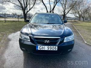 Black Hyundai Sonata 2007 in Riga, with an engine capacity of 2.00 L and mileage of 213 thousand km for 1375 €, photo 9 on AUTOMOTO.COM.LV