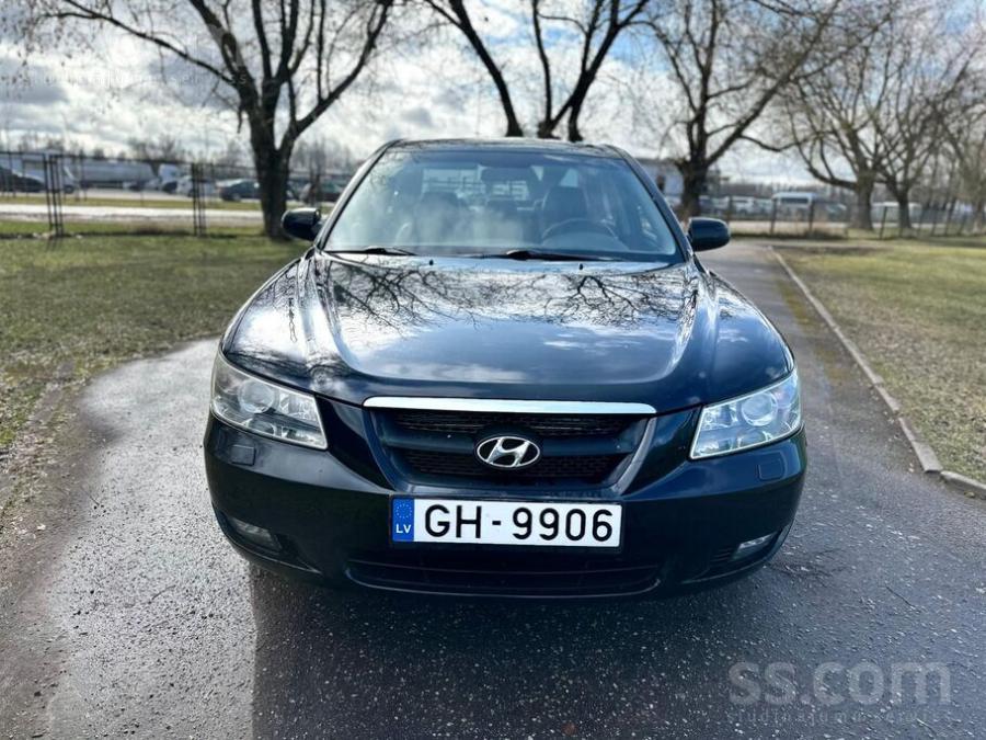 Black Hyundai Sonata 2007 in Riga, with an engine capacity of 2.00 L and mileage of 213 thousand km for 1375 €, photo 9 on AUTOMOTO.COM.LV