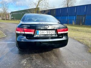 Black Hyundai Sonata 2007 in Riga, with an engine capacity of 2.00 L and mileage of 213 thousand km for 1375 €, photo 10 on AUTOMOTO.COM.LV