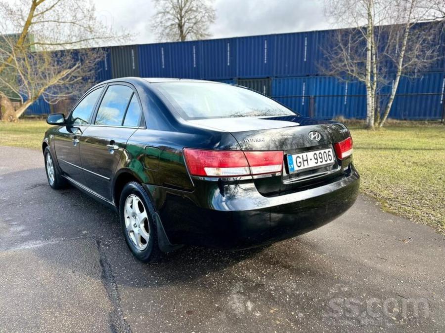 Black Hyundai Sonata 2007 in Riga, with an engine capacity of 2.00 L and mileage of 213 thousand km for 1375 €, photo 11 on AUTOMOTO.COM.LV