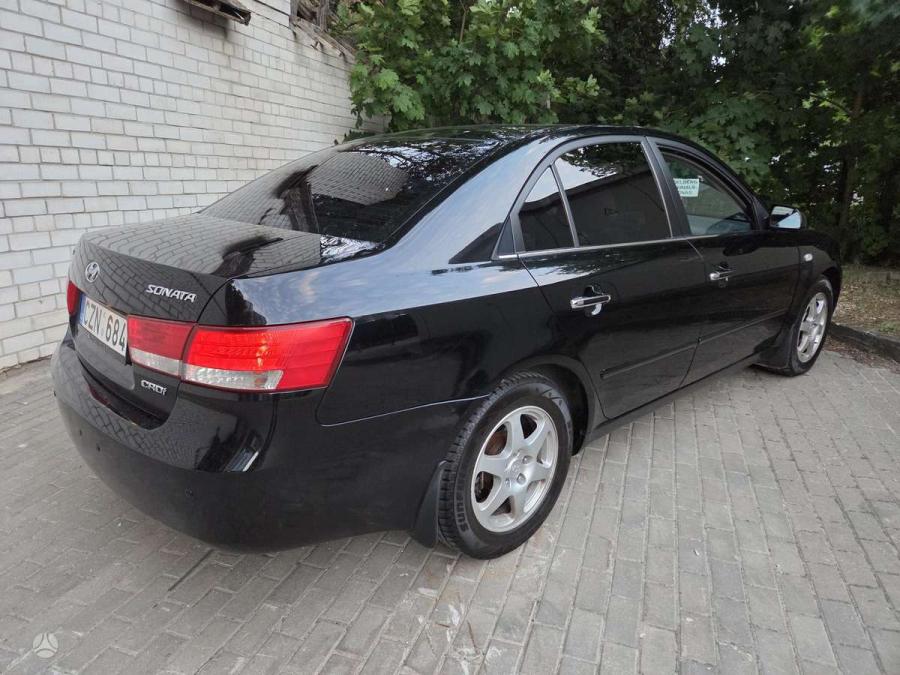 Black Hyundai Sonata 2007 in Vilnius, with an engine capacity of 1.99 L and mileage of 195 thousand km for 2500 €, photo 7 on AUTOMOTO.COM.LV