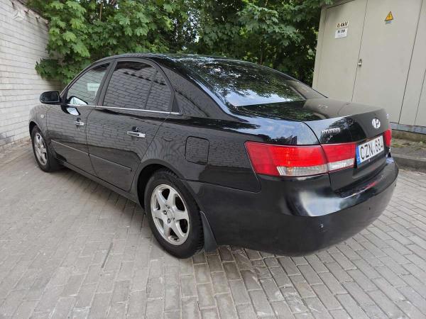 Melns Hyundai Sonata 2007 Viļņa, ar dzinēja tilpumu 1.99 L un nobraukumu 195 tūkst. km par 2500 €, foto 8 vietnē AUTOMOTO.COM.LV