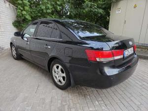 Black Hyundai Sonata 2007 in Vilnius, with an engine capacity of 1.99 L and mileage of 195 thousand km for 2500 €, photo 9 on AUTOMOTO.COM.LV
