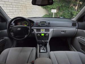 Black Hyundai Sonata 2007 in Vilnius, with an engine capacity of 1.99 L and mileage of 195 thousand km for 2500 €, photo 10 on AUTOMOTO.COM.LV