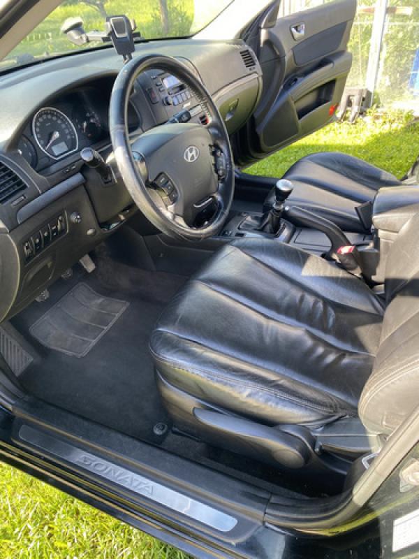 Black Hyundai Sonata 2007 in Narva, with an engine capacity of 2.00 L and mileage of 385 thousand km for 1500 €, photo 8 on AUTOMOTO.COM.LV