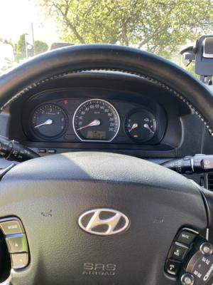 Black Hyundai Sonata 2007 in Narva, with an engine capacity of 2.00 L and mileage of 385 thousand km for 1500 €, photo 10 on AUTOMOTO.COM.LV