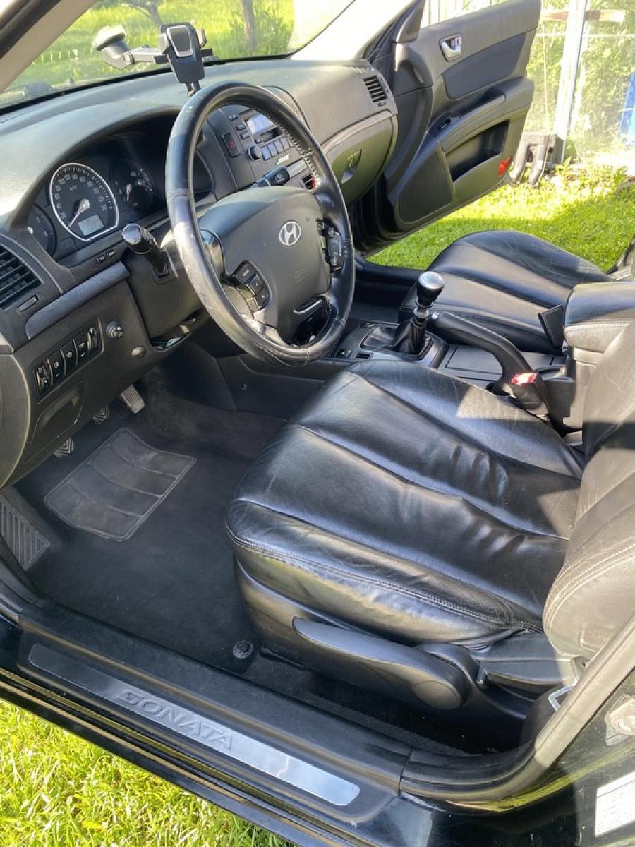 Black Hyundai Sonata 2007 in Narva, with an engine capacity of 2.00 L and mileage of 385 thousand km for 1500 €, photo 20 on AUTOMOTO.COM.LV
