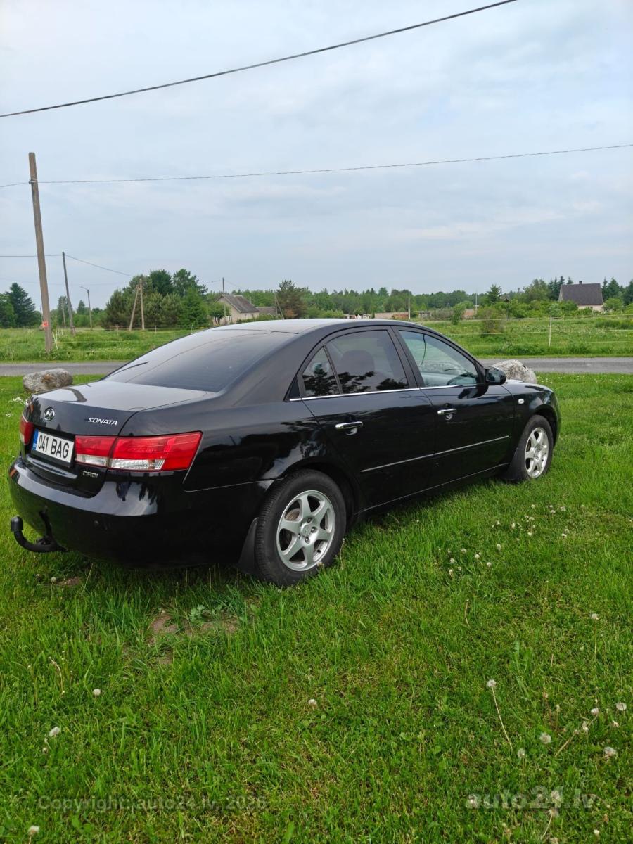 Black Hyundai Sonata 2007 in Kohtla-Jarve, with an engine capacity of 2.00 L and mileage of 180 thousand km for 2600 €, photo 3 on AUTOMOTO.COM.LV