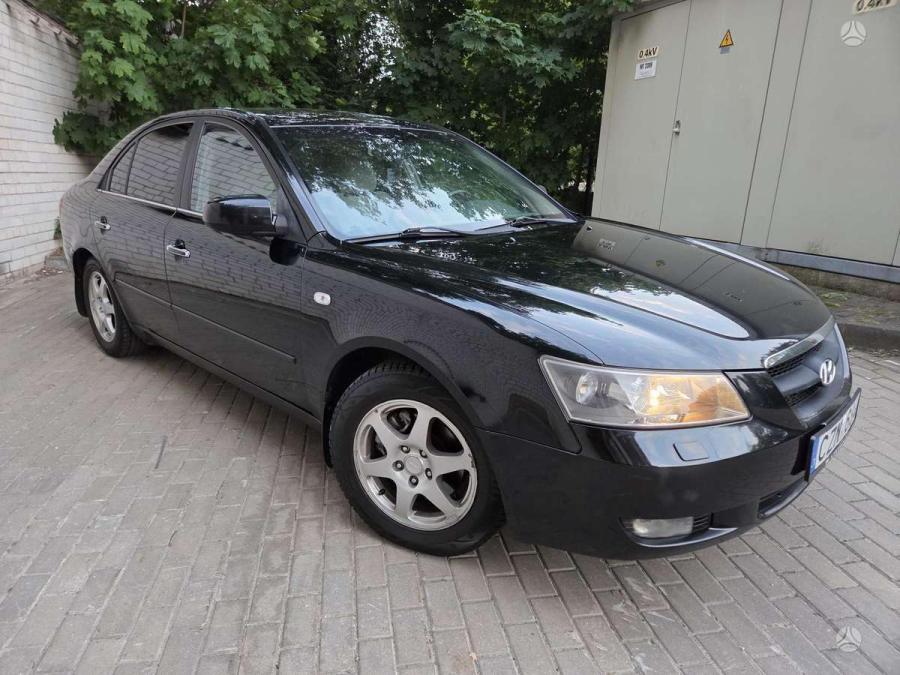 Black Hyundai Sonata 2007 in Vilnius, with an engine capacity of 1.99 L and mileage of 195 thousand km for 2400 €, photo 5 on AUTOMOTO.COM.LV