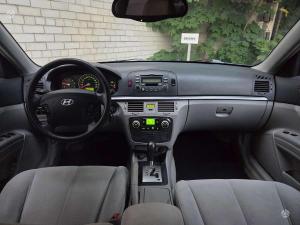 Black Hyundai Sonata 2007 in Vilnius, with an engine capacity of 1.99 L and mileage of 195 thousand km for 2400 €, photo 10 on AUTOMOTO.COM.LV