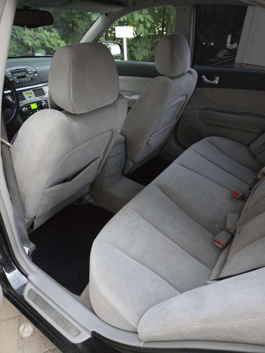 Black Hyundai Sonata 2007 in Vilnius, with an engine capacity of 1.99 L and mileage of 195 thousand km for 2400 €, photo 16 on AUTOMOTO.COM.LV