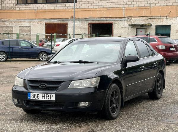 Melns Hyundai Sonata 2007 Narva, ar dzinēja tilpumu 2.00 L un nobraukumu 385 tūkst. km par 1290 €, foto 1 vietnē AUTOMOTO.COM.LV