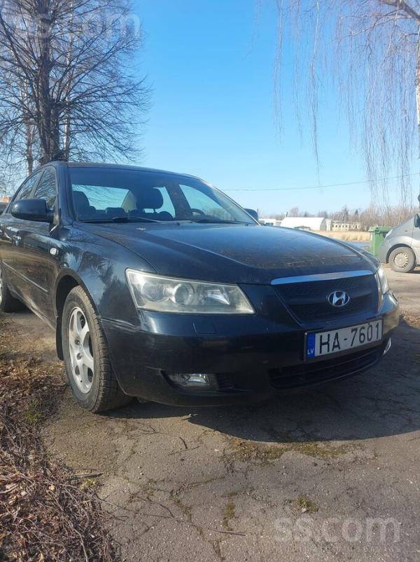 Черный Хендай Соната 2008 в Рига, объемом двигателя 2.00 л и пробегом 276 тыс. км за 990 €, фото 2 на AUTOMOTO.COM.LV