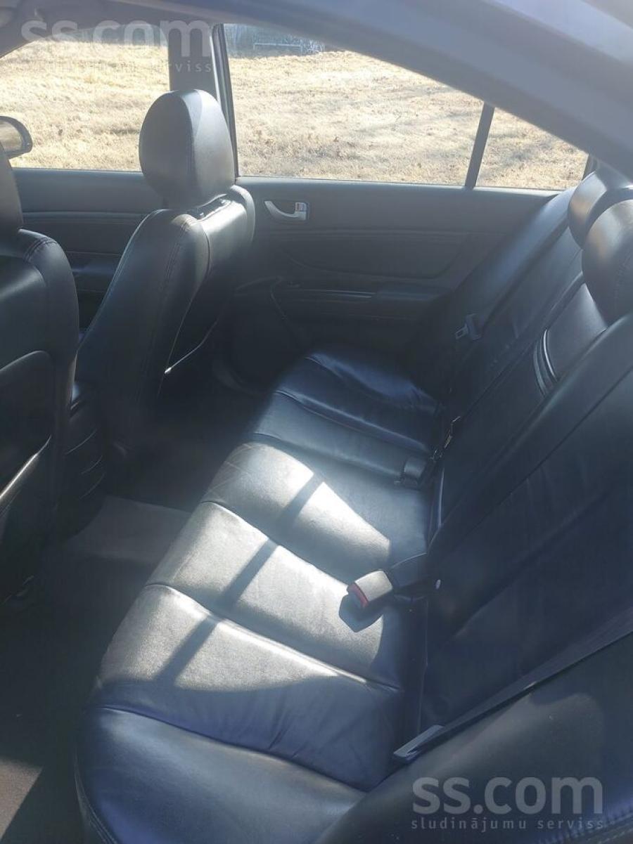 Black Hyundai Sonata 2008 in Riga, with an engine capacity of 2.00 L and mileage of 276 thousand km for 990 €, photo 12 on AUTOMOTO.COM.LV