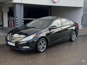 Melns Hyundai Sonata 2012 Viļņa, ar dzinēja tilpumu 2.00 L un nobraukumu 171 tūkst. km par 4000 €, foto  vietnē AUTOMOTO.COM.LV