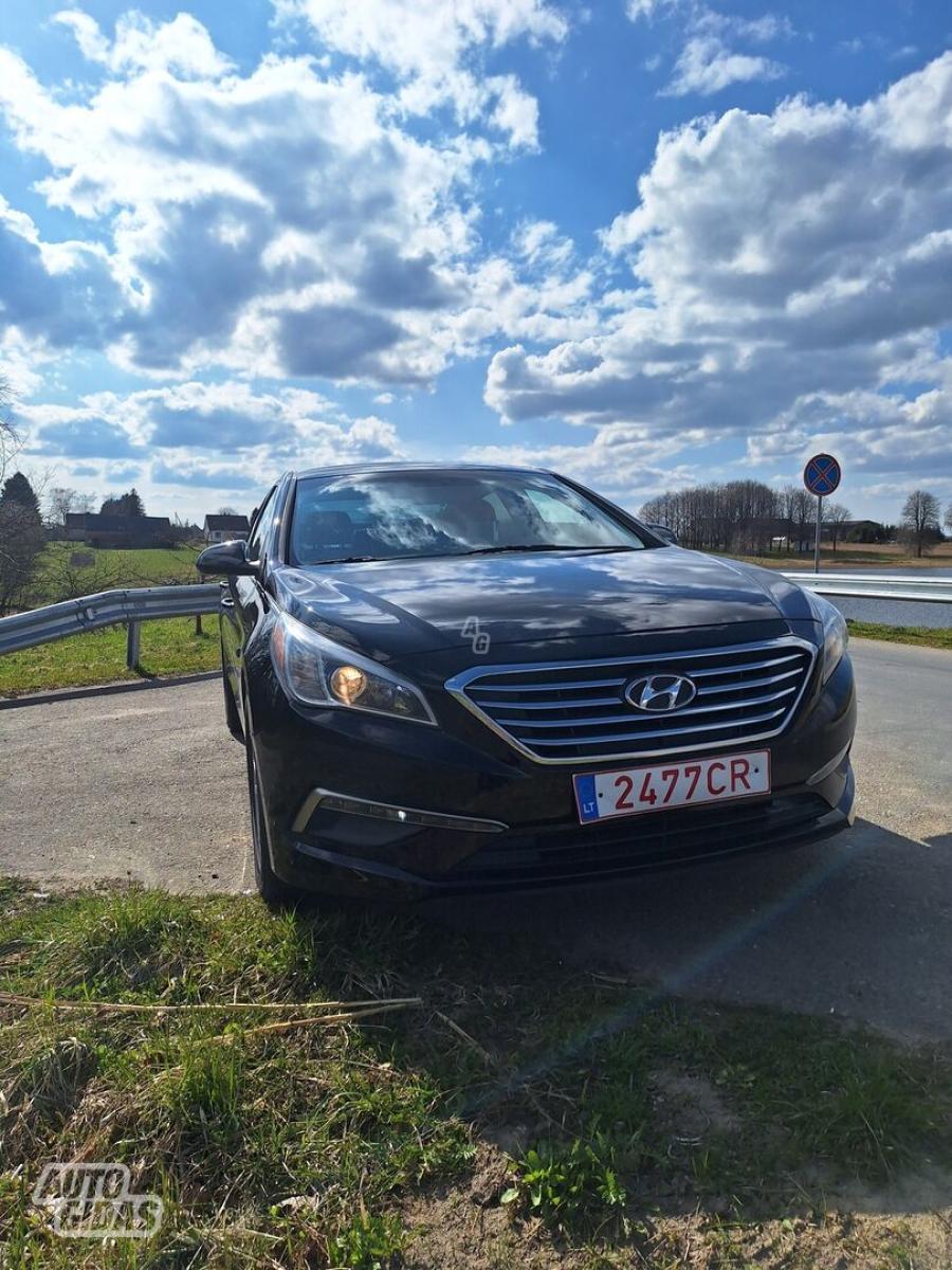 Black Hyundai Sonata 2015 in Silute, with an engine capacity of 2.40 L and mileage of 184 thousand km for 4999 €, photo 1 on AUTOMOTO.COM.LV