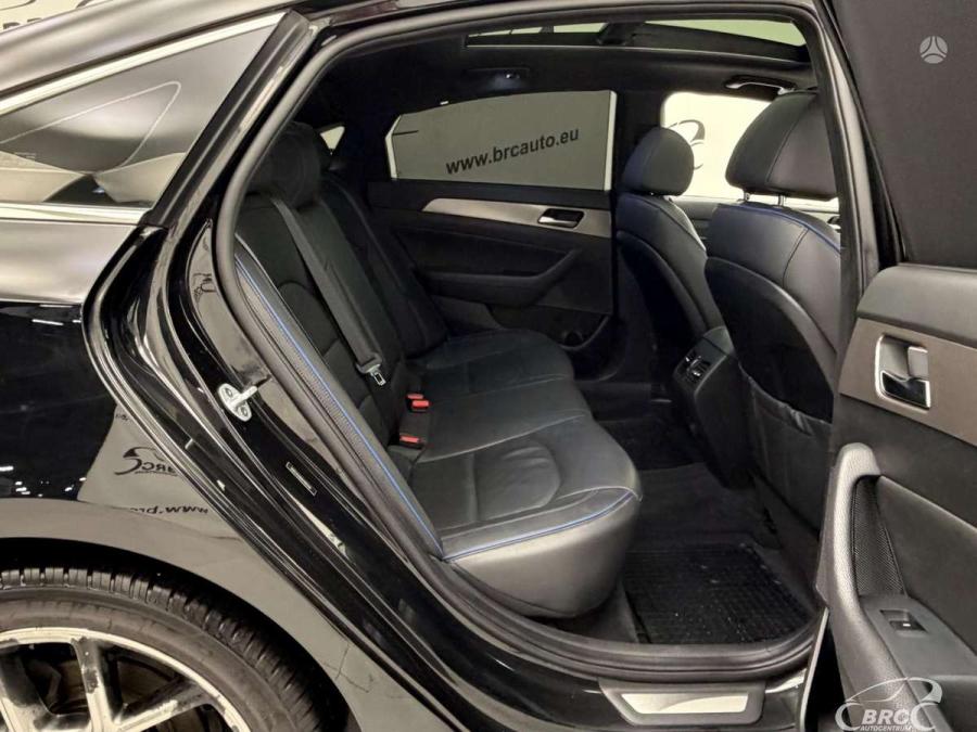 Black Hyundai Sonata 2019 in Vilnius, with an engine capacity of 2.00 L and mileage of 189 thousand km for 12900 €, photo 12 on AUTOMOTO.COM.LV