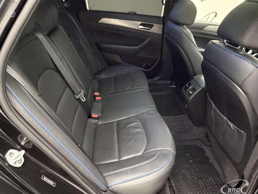 Black Hyundai Sonata 2019 in Vilnius, with an engine capacity of 2.00 L and mileage of 189 thousand km for 12900 €, photo 13 on AUTOMOTO.COM.LV