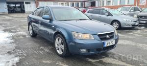 Blue Hyundai Sonata 2005 in Jelgava, with an engine capacity of 3.30 L and mileage of 292 thousand km for 1890 €, photo 3 on AUTOMOTO.COM.LV
