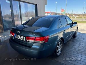 Blue Hyundai Sonata 2006 in Rapla, with an engine capacity of 2.40 L and mileage of 246 thousand km for 800 €, photo 7 on AUTOMOTO.COM.LV
