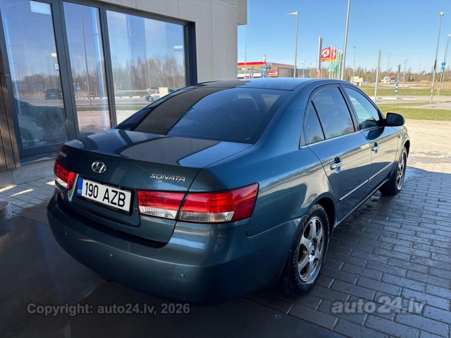 Blue Hyundai Sonata 2006 in Rapla, with an engine capacity of 2.40 L and mileage of 246 thousand km for 800 €, photo 7 on AUTOMOTO.COM.LV