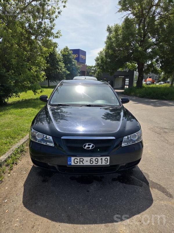 Zils Hyundai Sonata 2007 Rīga, ar dzinēja tilpumu 2.00 L un nobraukumu 73 tūkst. km par 4000 €, foto 3 vietnē AUTOMOTO.COM.LV