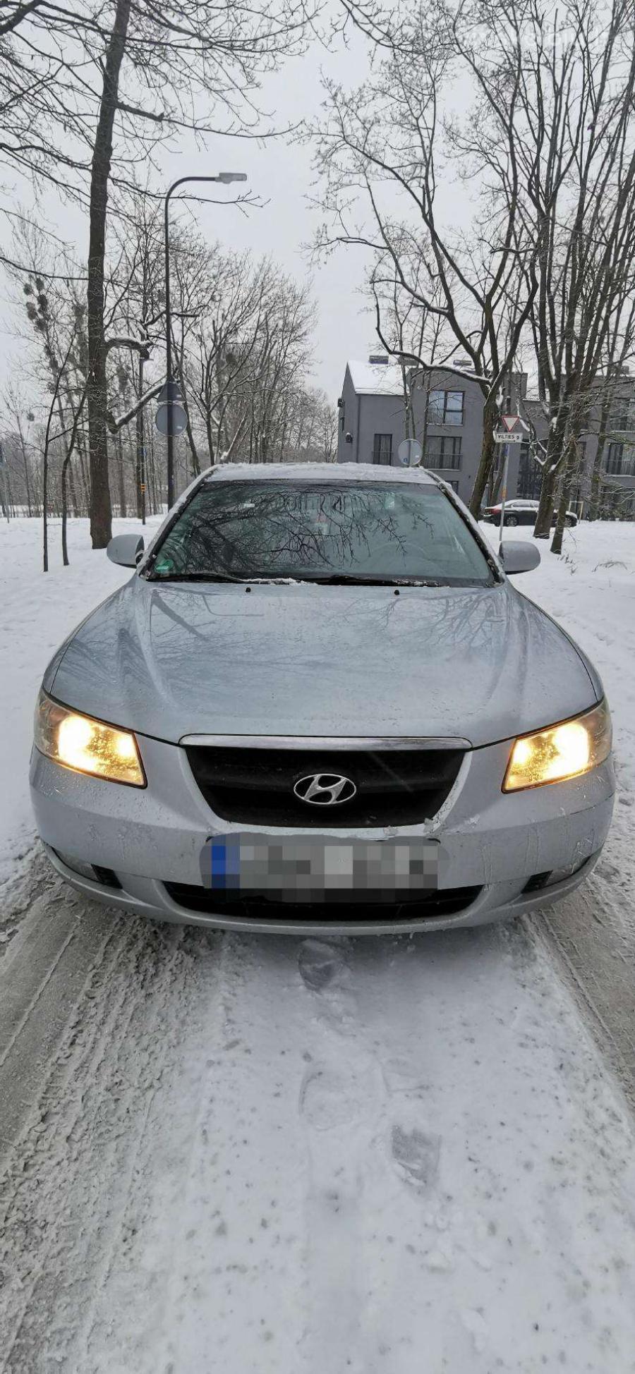 Zils Hyundai Sonata 2007 Kauņa, ar dzinēja tilpumu 2.40 L un nobraukumu 191 tūkst. km par 1100 €, foto 2 vietnē AUTOMOTO.COM.LV