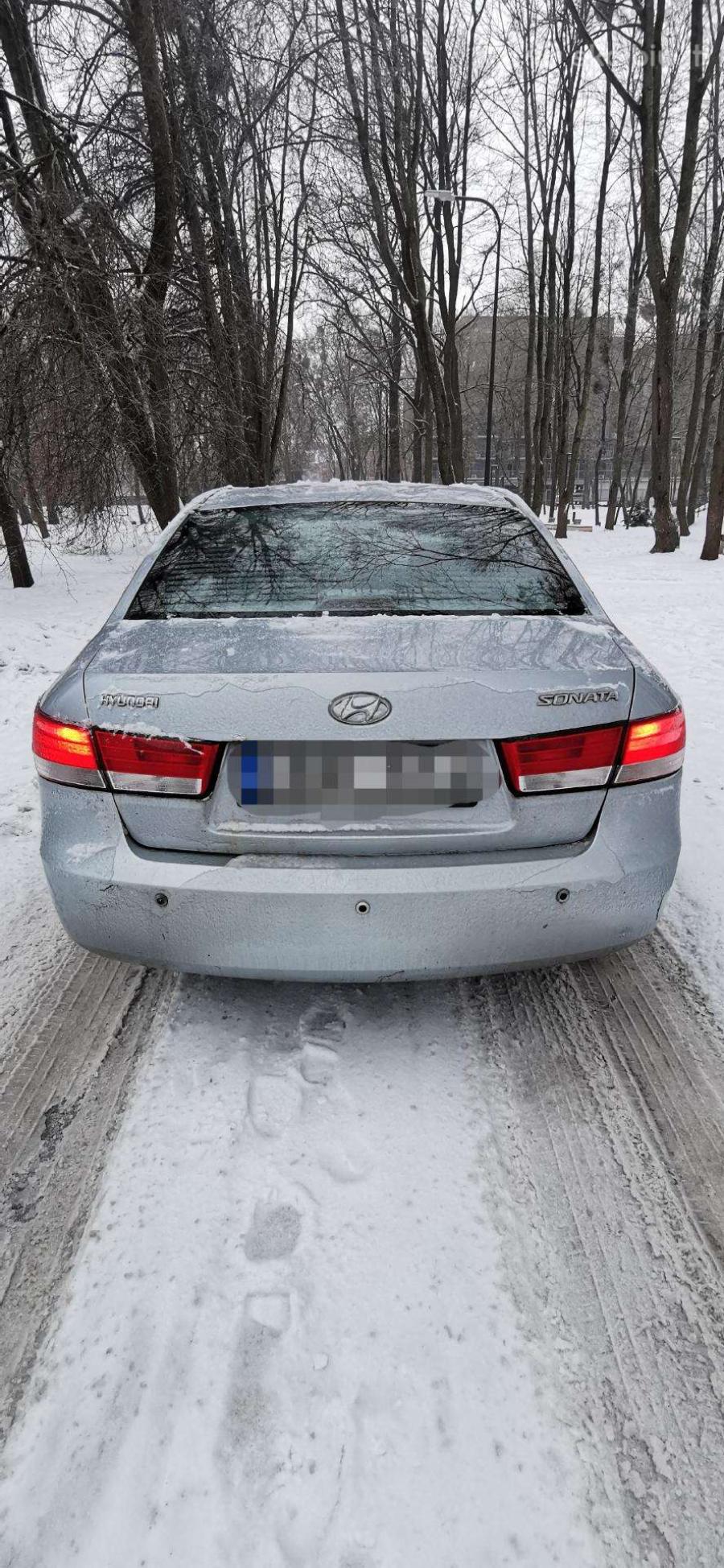 Zils Hyundai Sonata 2007 Kauņa, ar dzinēja tilpumu 2.40 L un nobraukumu 191 tūkst. km par 1100 €, foto 3 vietnē AUTOMOTO.COM.LV