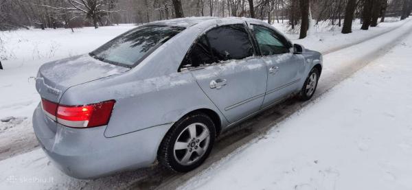Zils Hyundai Sonata 2007 Kauņa, ar dzinēja tilpumu 2.40 L un nobraukumu 191 tūkst. km par 1100 €, foto 5 vietnē AUTOMOTO.COM.LV