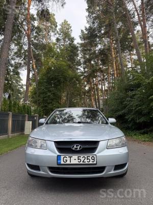 Zils Hyundai Sonata 2007 Rīga, ar dzinēja tilpumu 2.00 L un nobraukumu 102 tūkst. km par 1849 €, foto  vietnē AUTOMOTO.COM.LV