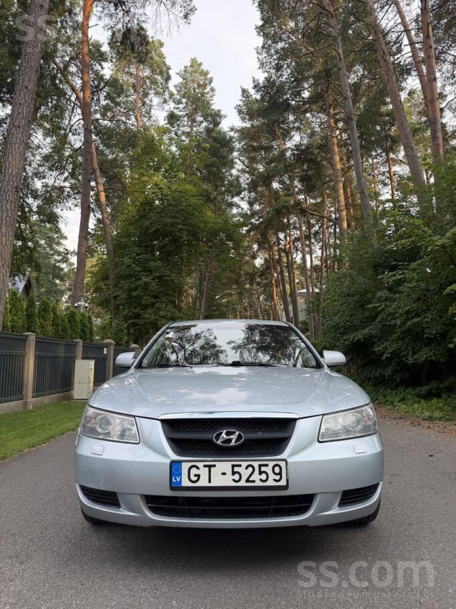 Blue Hyundai Sonata 2007 in Riga, with an engine capacity of 2.00 L and mileage of 102 thousand km for 1849 €, photo 1 on AUTOMOTO.COM.LV