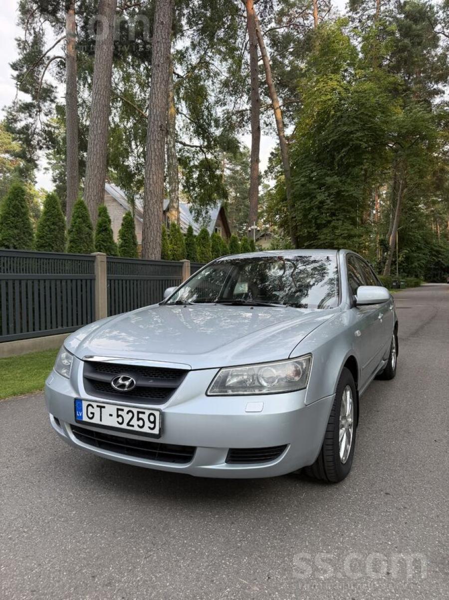 Blue Hyundai Sonata 2007 in Riga, with an engine capacity of 2.00 L and mileage of 102 thousand km for 1849 €, photo 3 on AUTOMOTO.COM.LV