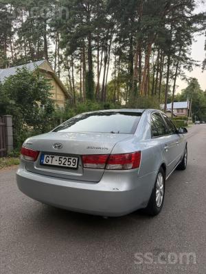 Blue Hyundai Sonata 2007 in Riga, with an engine capacity of 2.00 L and mileage of 102 thousand km for 1849 €, photo 7 on AUTOMOTO.COM.LV