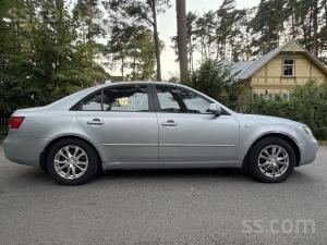 Blue Hyundai Sonata 2007 in Riga, with an engine capacity of 2.00 L and mileage of 102 thousand km for 1849 €, photo 8 on AUTOMOTO.COM.LV