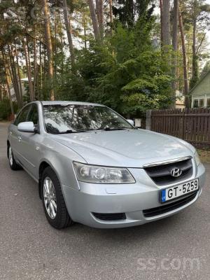 Blue Hyundai Sonata 2007 in Riga, with an engine capacity of 2.00 L and mileage of 102 thousand km for 1849 €, photo 9 on AUTOMOTO.COM.LV