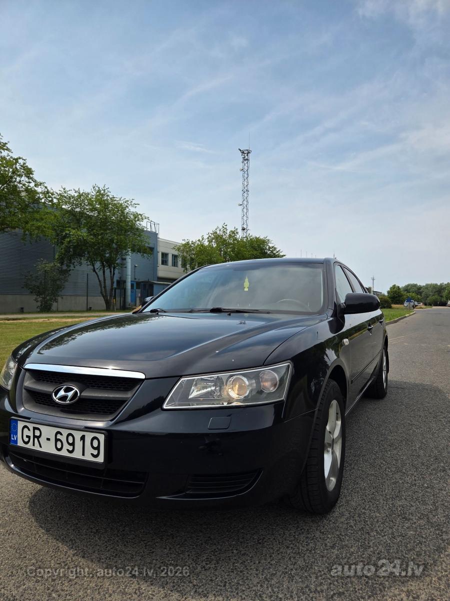 Blue Hyundai Sonata 2007 in Riga, with an engine capacity of 2.00 L and mileage of 77 thousand km for 3400 €, photo 3 on AUTOMOTO.COM.LV